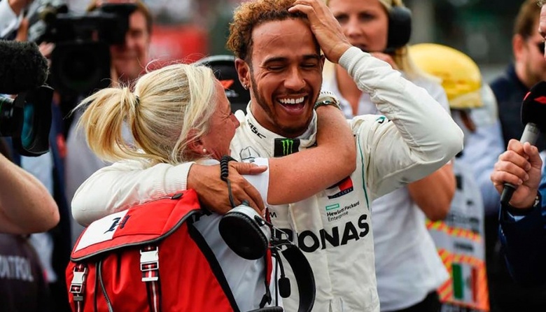 Quién es la mujer que acompaña a Lewis Hamilton a todos lados y por qué ...