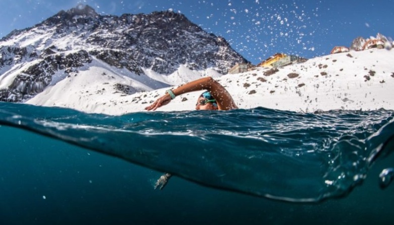 El nado más largo en las aguas de la Antártida de Bárbara Fernández ...